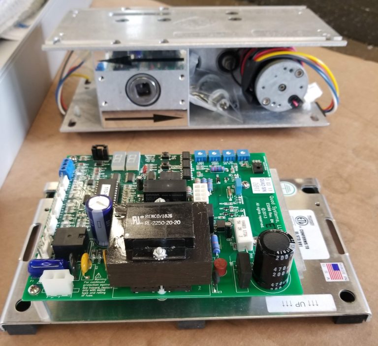 QUAD 28K Automatic Door Operator | Non-Handed "Plug & Play" Opener